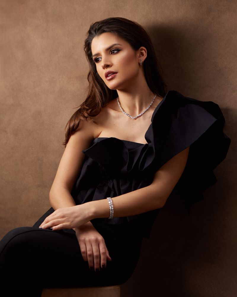 Tamara Rađenović: Sopran koji glasom probija granice - Harper's BAZAAR ...