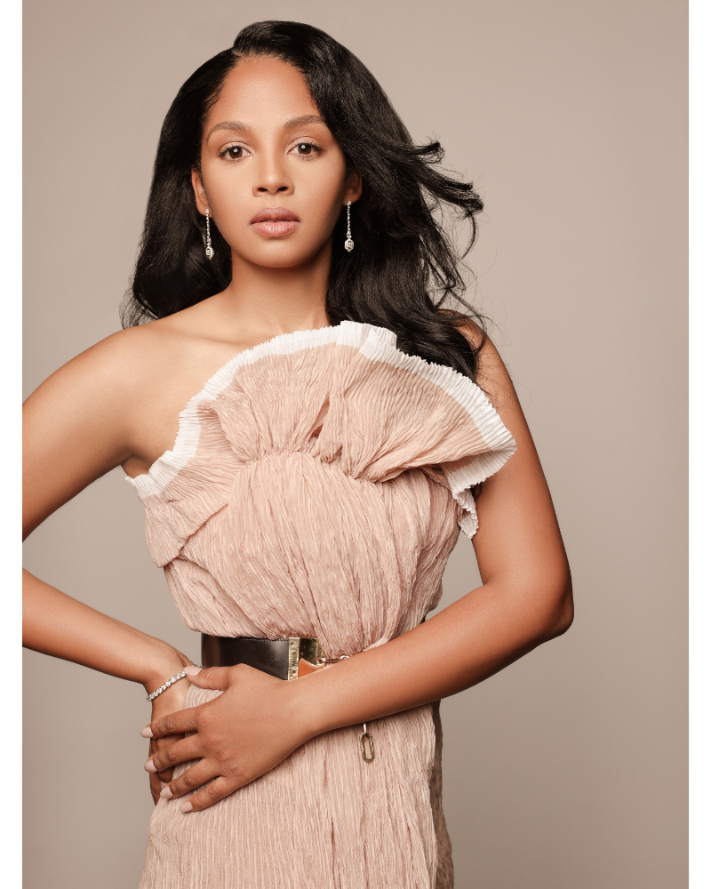 Angel J. Cartwright: Svet na dlanu - Harper's BAZAAR Srbija